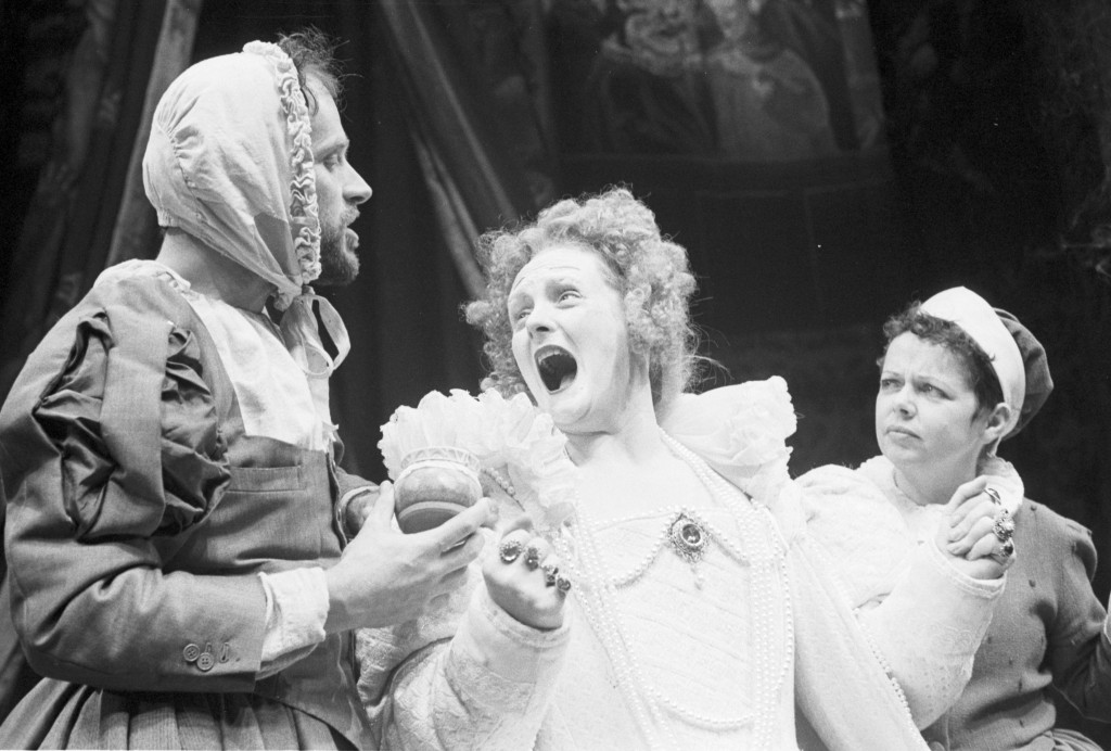 Elizabeth: Almost by Chance a Woman (1986) : Stages of Half Moon
