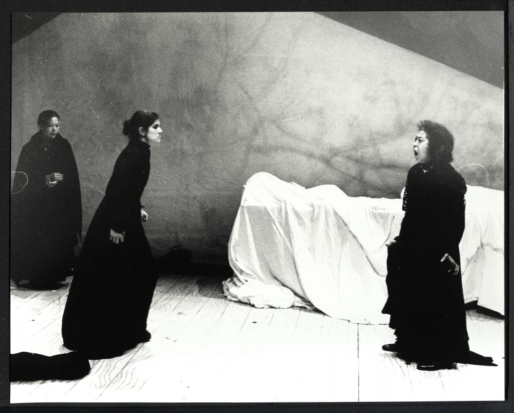 Blood Wedding (1989) : Stages of Half Moon